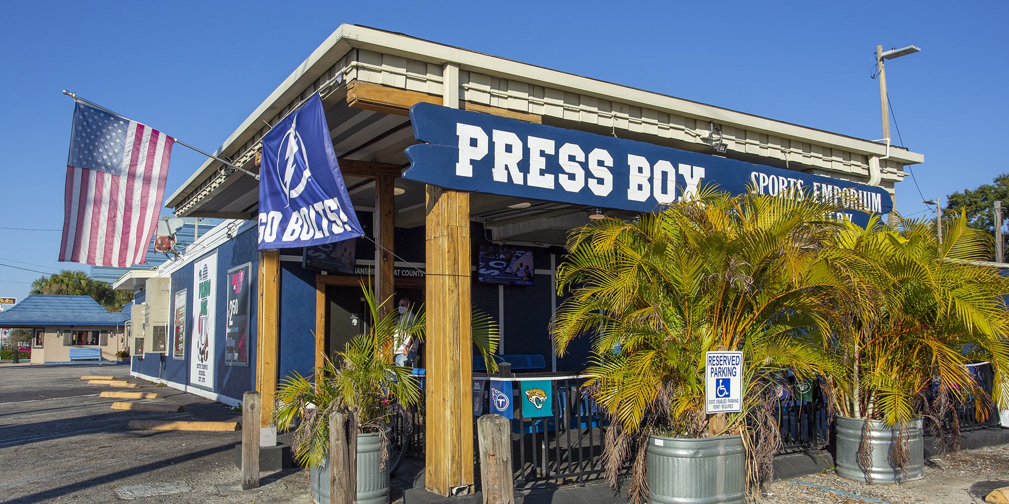 Best Tampa Bay Buccaneers Happy Hours • AppyHour